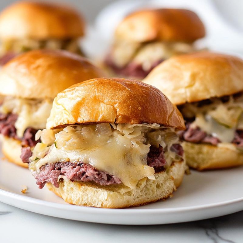 Reuben Sliders - Yeyfood.com: Recipes, cooking tips, and kitchen hacks ...